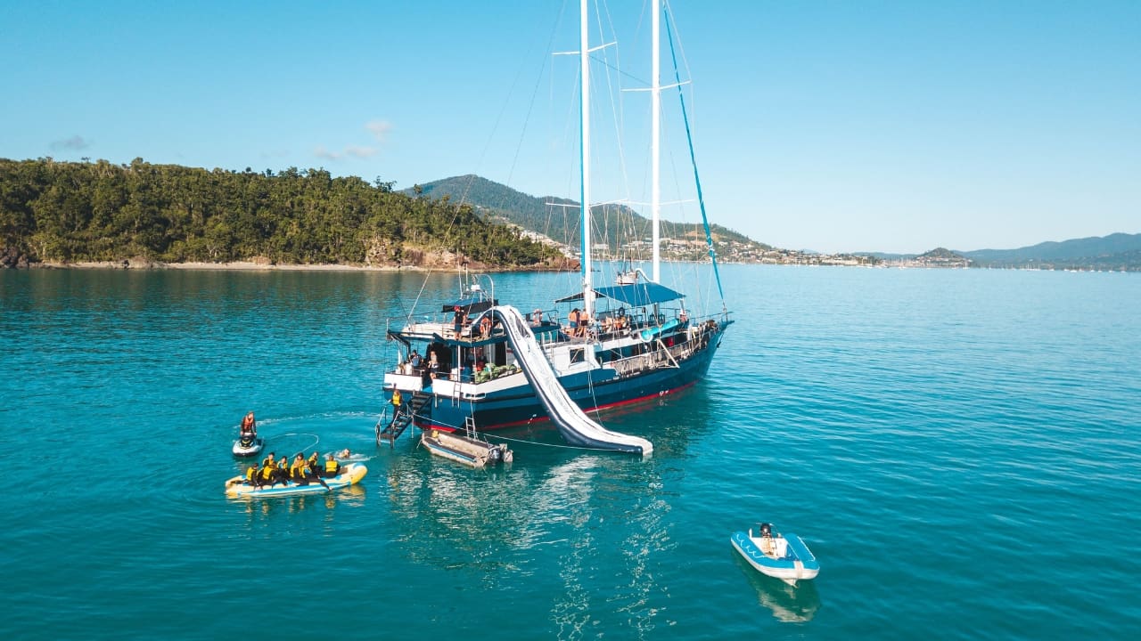 True Blue Sailing | Green Travel Guide